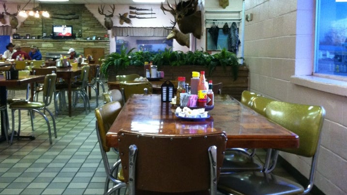 Neal's Cafe - 806 N Thompson St, Springdale