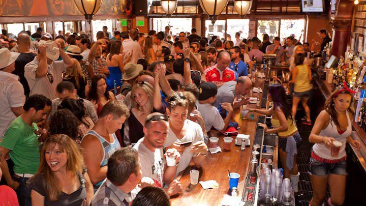 Harry's Bar - 2020 Fillmore St, San Francisco