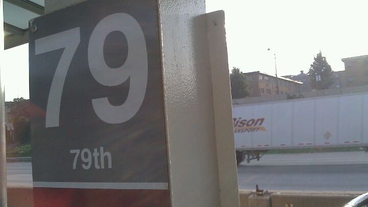 CTA - 79th - 15 W 79th St, Chicago