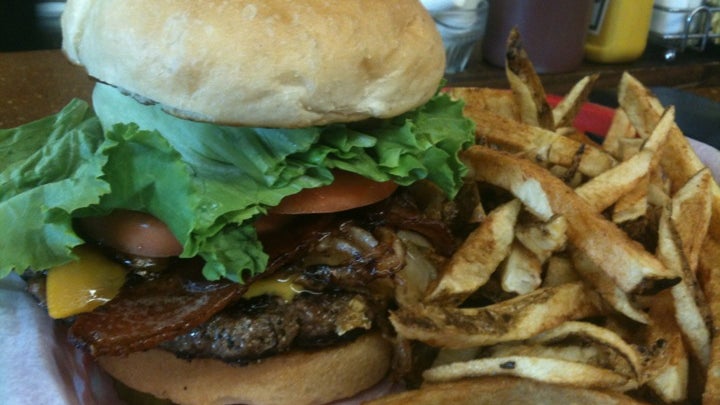 Big Daddy's Burgers - 2828 Piedmont Ave, Duluth