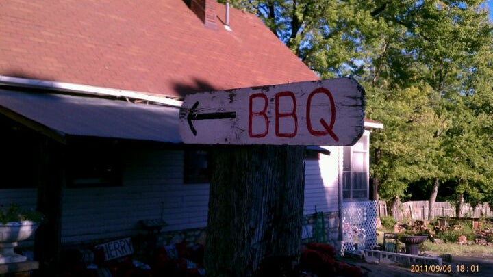 Woodyard BBQ - 3001 Merriam Ln, Kansas City