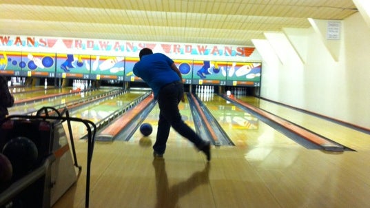 Rowans Tenpin Bowl - 10 Stroud Green Rd., Finsbury Park