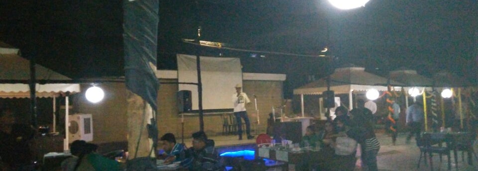 121 Kitchen : Bar - Indian Restaurant