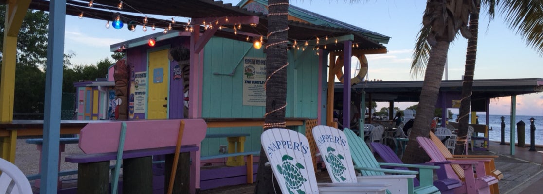 Snapper's Waterfront Restaurant And Saloon - Seafood Restaurant