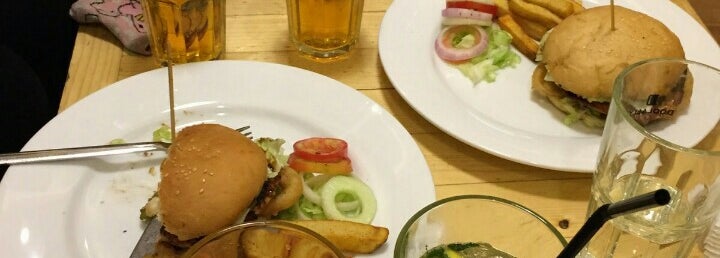 Doolally Tap Room (Now Closed) - Bandra West - Shop 5&6, Geleki