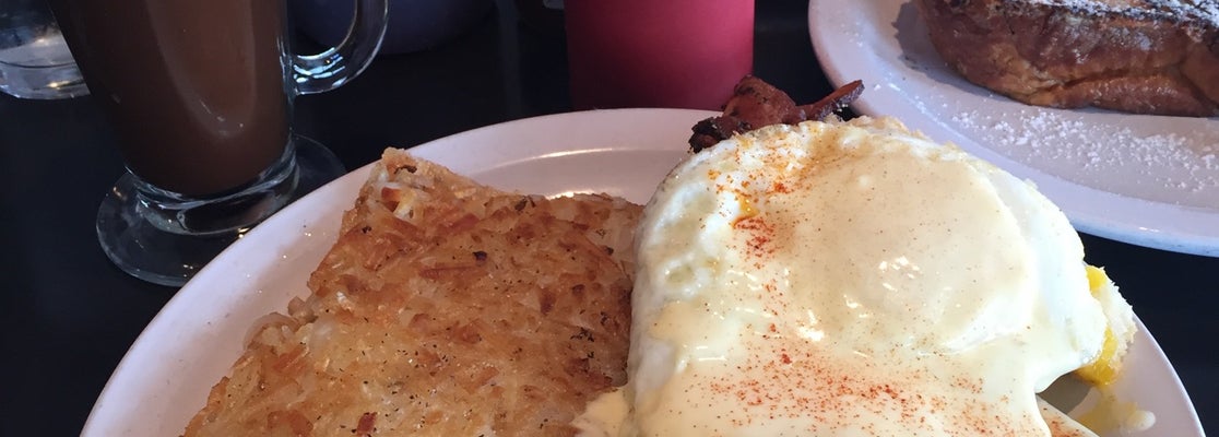 Cricket Café - Breakfast Spot in Portland