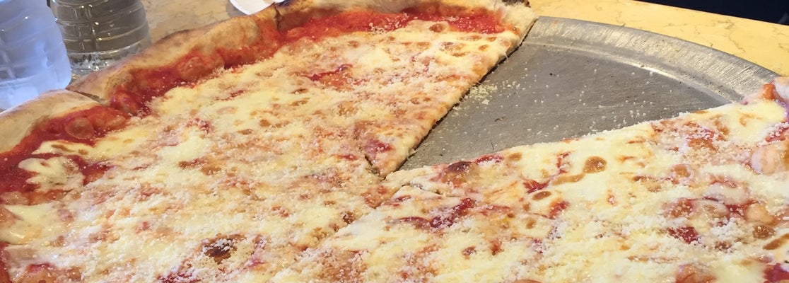 Totonno's Pizzeria Napolitano - Pizzeria in Coney Island