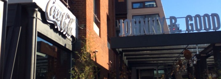 Johnny B. Good - Cocktail Bar in Buenos Aires