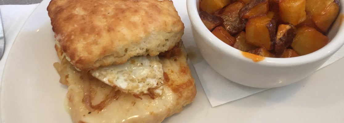 Monuts Donuts - Café in Durham