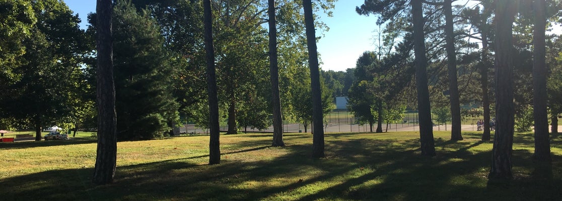 Francis Park - Park in St. Louis Hills