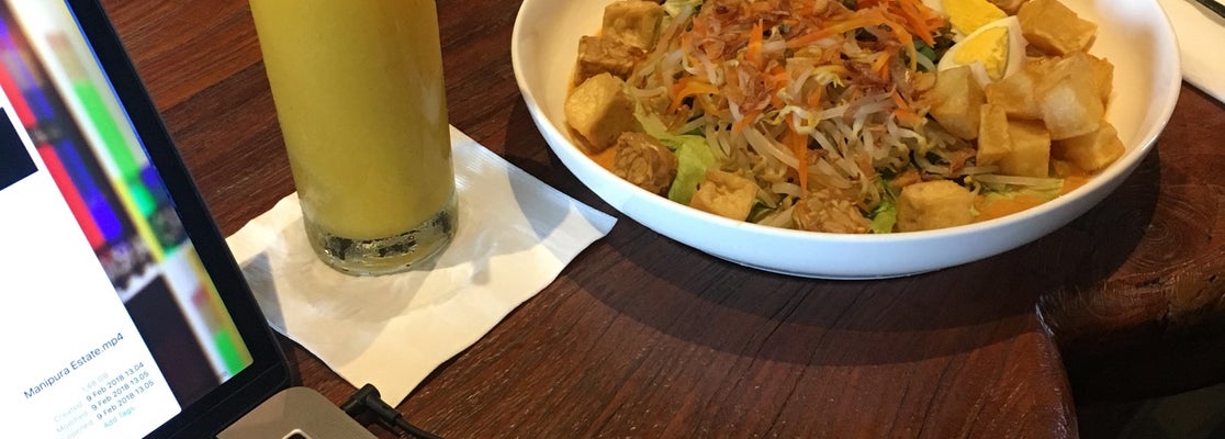 9/11 Cafe & Concept Store - Bistro