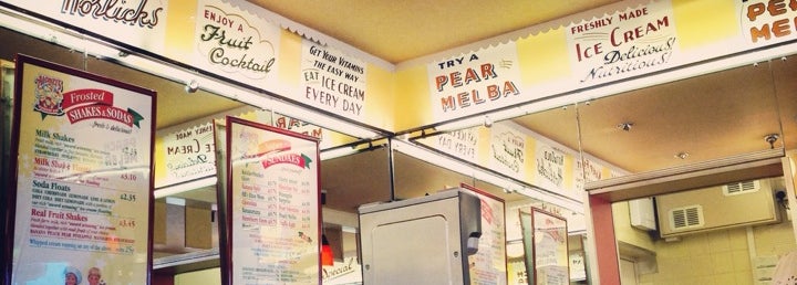 Alonzi's Harbour Bar - Ice Cream Parlor in Scarborough