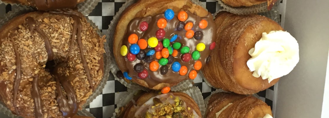 DK's Donuts and Bakery - Donut Shop in Santa Monica