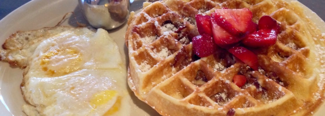 Train Wreck Bar & Grill - 32 tips from 783 visitors