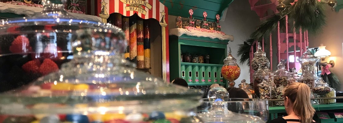 Honeydukes - Candy Store