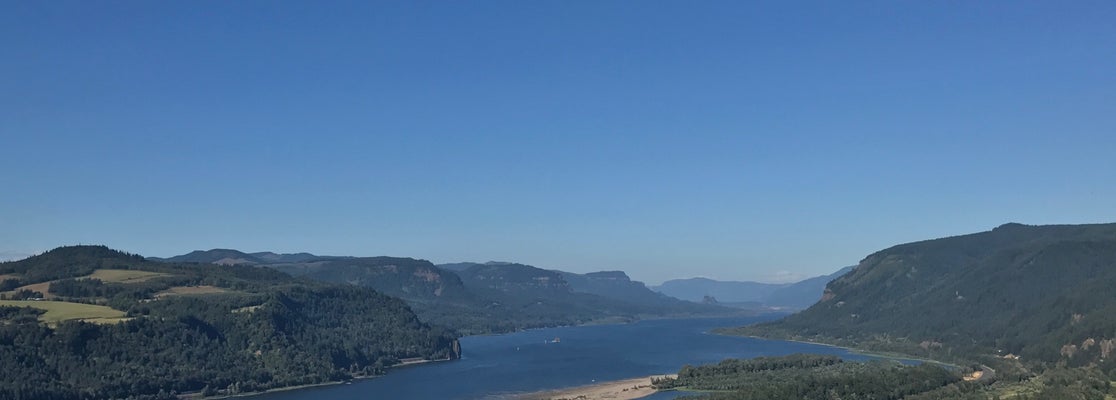 Crown Point Vista House - Scenic Lookout in Corbett