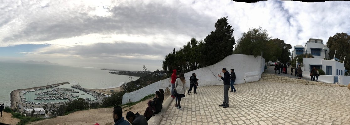 La Corniche, Marsa - Pedestrian Plaza