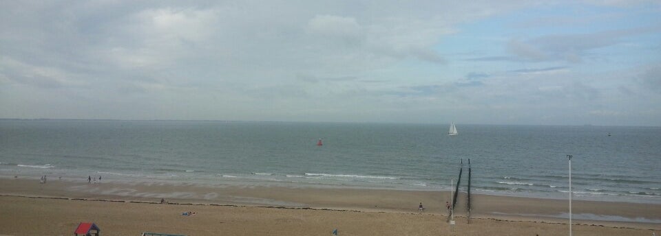 Strand Dishoek - 4 tips from 793 visitors