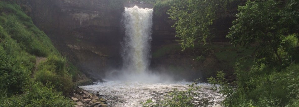 Minnehaha Falls - Waterfall in Minneapolis