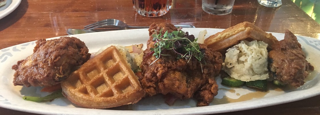 High Rock Cafe - American Restaurant in Wisconsin Dells