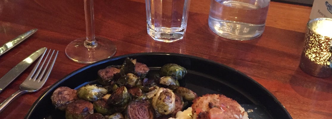 The Redding Roadhouse - American Restaurant in Redding