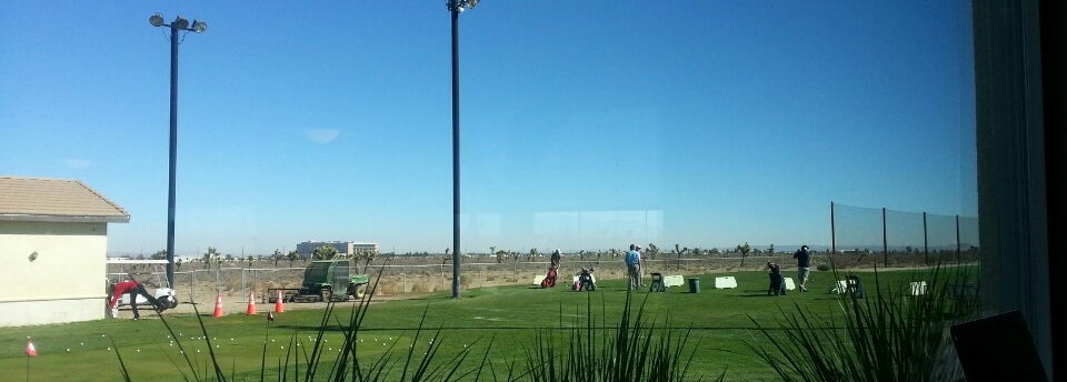 Birdies Driving Range & Cafe - 41520 10th St W