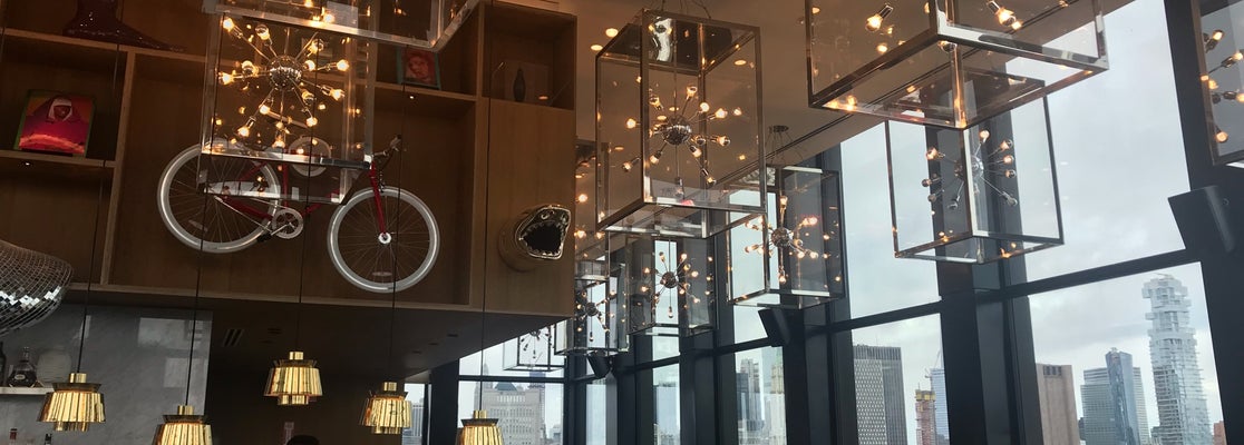 CloudM Rooftop Bar - Hotel Bar in Lower East Side