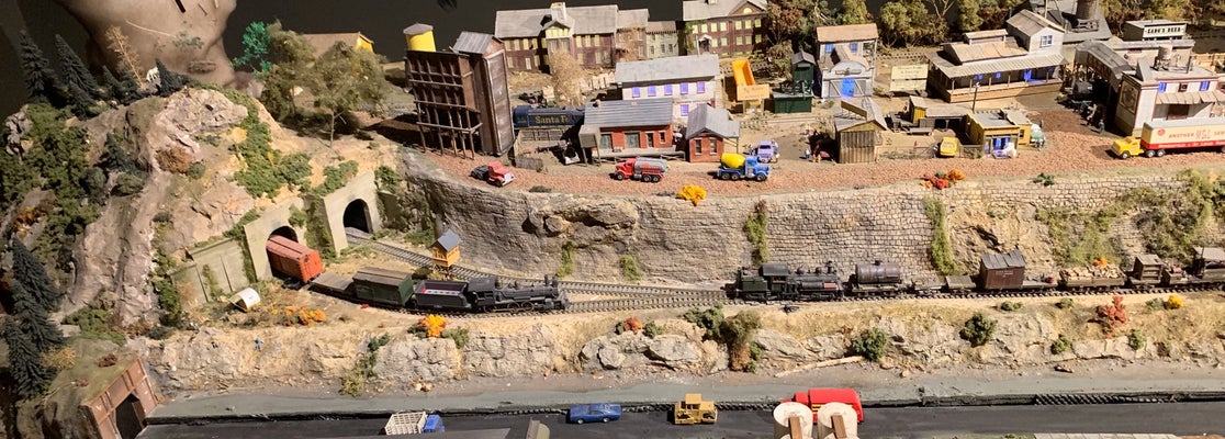 Model Railroad Experience - Broadway St