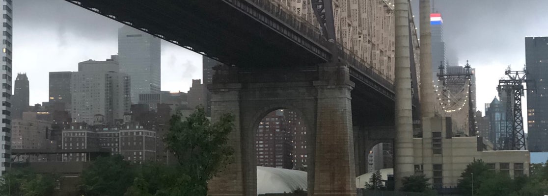 Queensbridge Park - Park in Long Island City