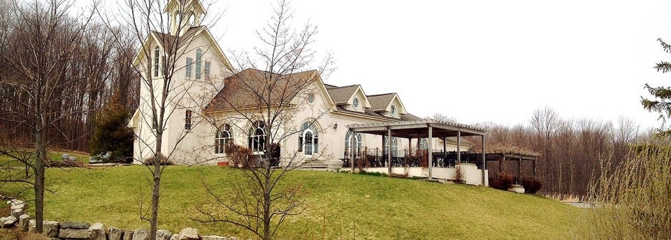 Angels Gate Winery - Winery in Beamsville