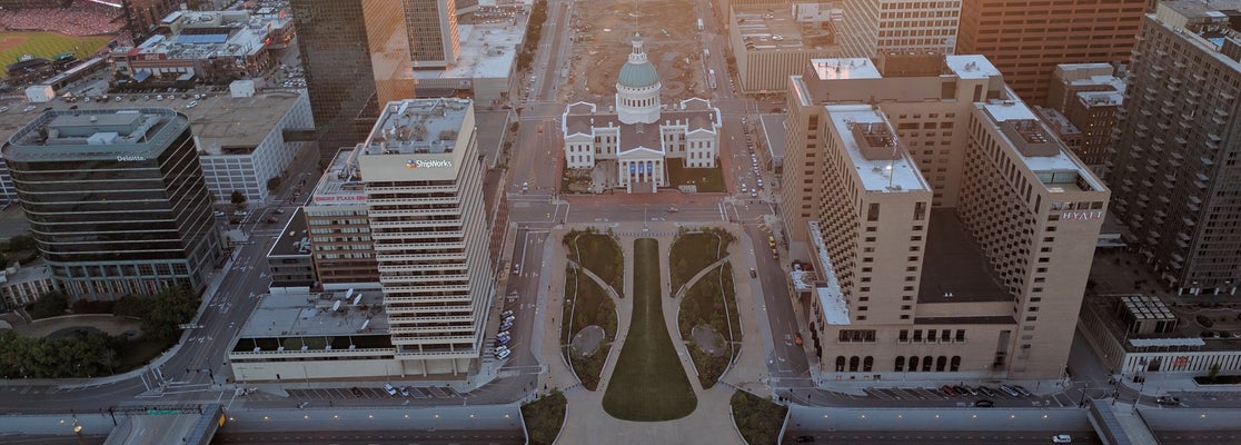 Gateway Arch Observation Deck - Scenic Lookout in Downtown East