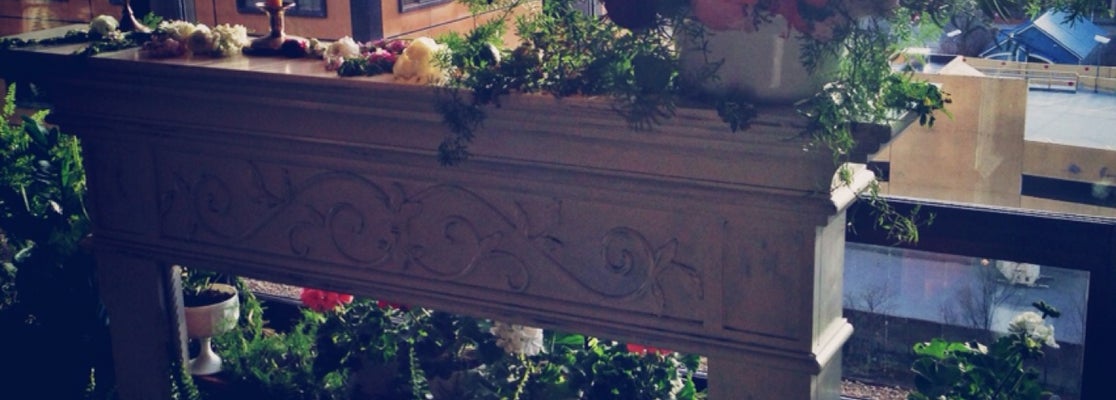 Hotel Captain Cook - Hotel in Downtown Anchorage