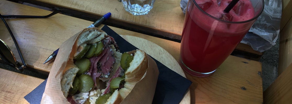 six d.o.g.s - Bar in Μοναστηράκι