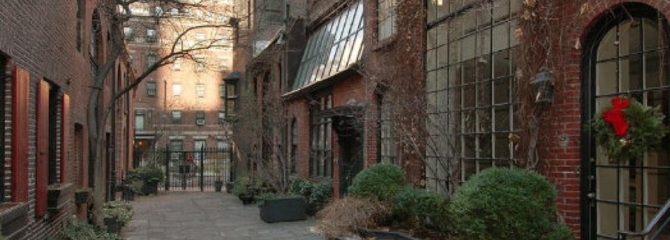 Sniffen Court - Other Great Outdoors in New York