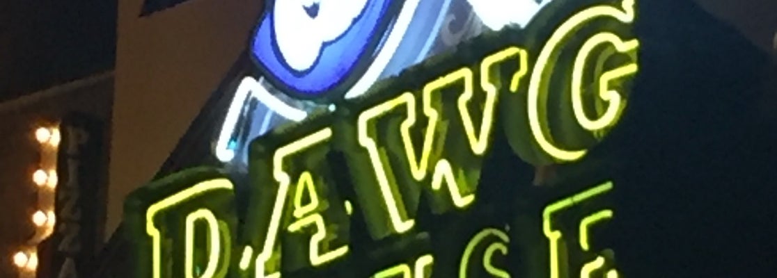 Dawg House Saloon - Bar