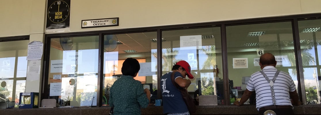 Biñan City Hall - 8 tips from 429 visitors