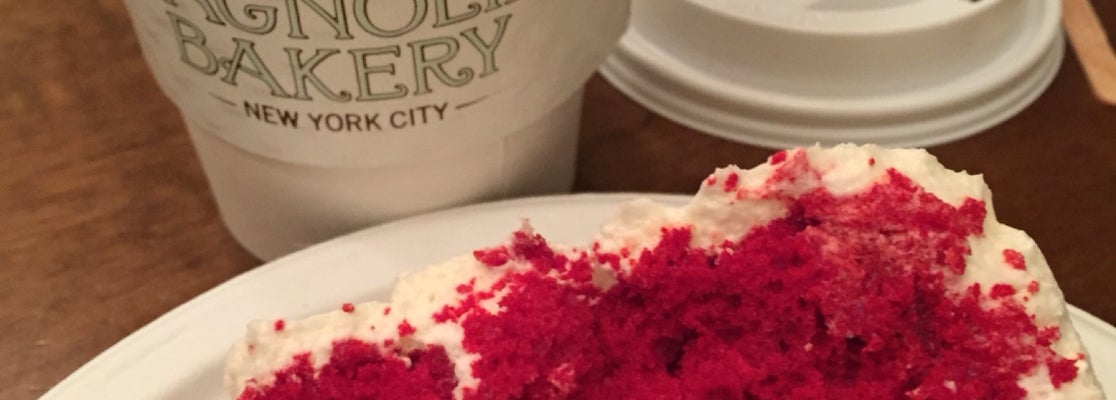 Magnolia Bakery - Bakery in Lincoln Square