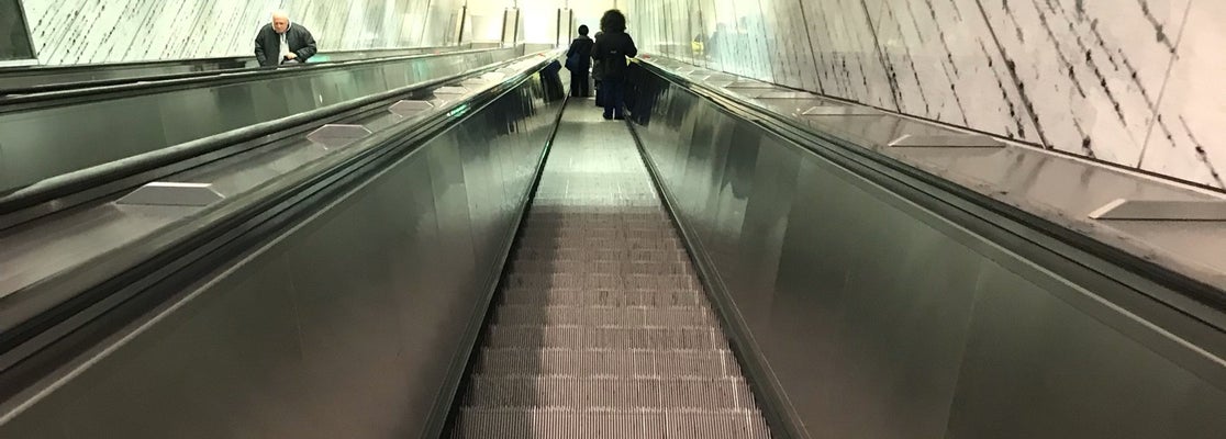 Helsinki Airport (HEL) - International Airport in Lentokenttä