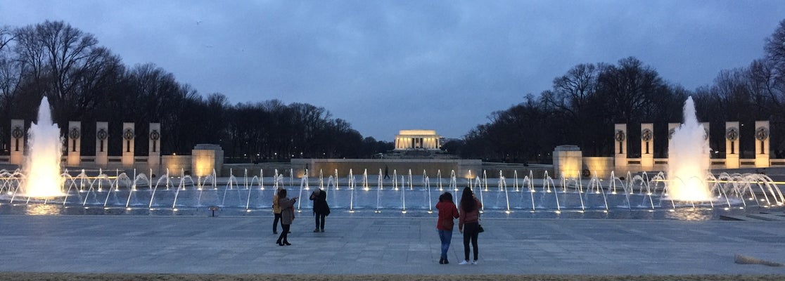 World War II Memorial - Monument / Landmark in Southwest Washington