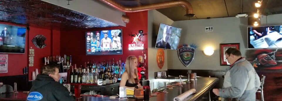 Grover's Bar and Grill - Bar