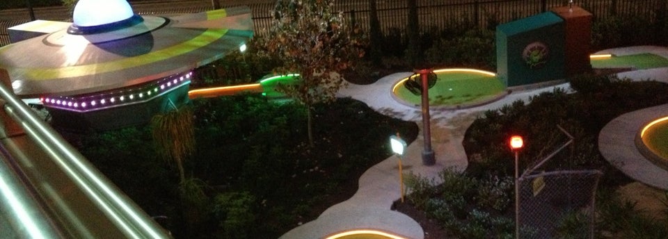 Hollywood Drive-In Golf - Mini Golf Course