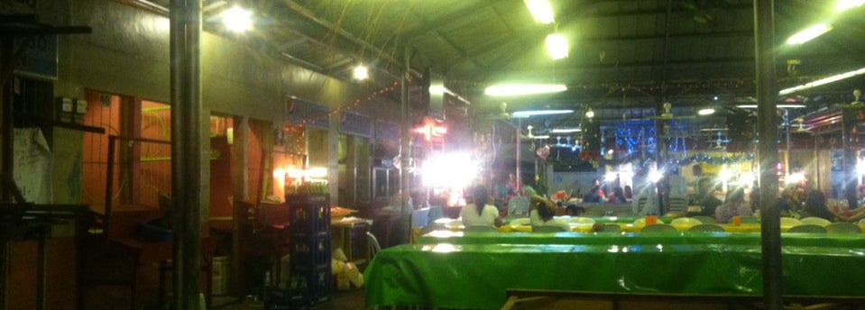 Larsian sa Fuente - BBQ Joint