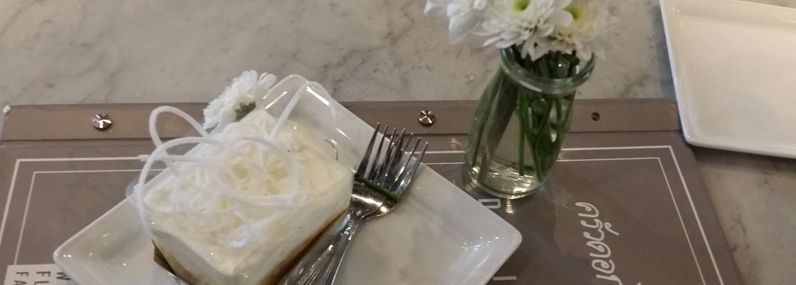 ครัวดอกไม้ขาว (White Flower Factory) - Thai Restaurant in Pathum Wan