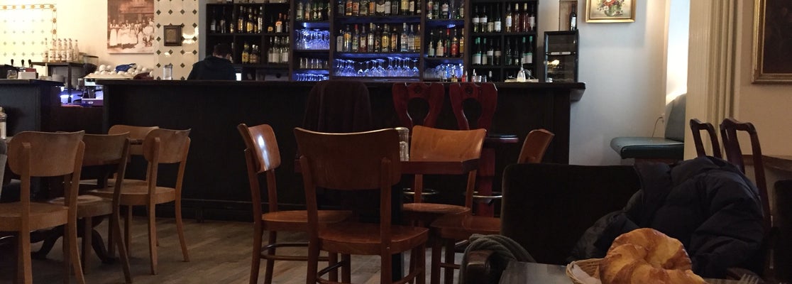 Arema Café & Restaurant - Breakfast Spot in Turmstraße