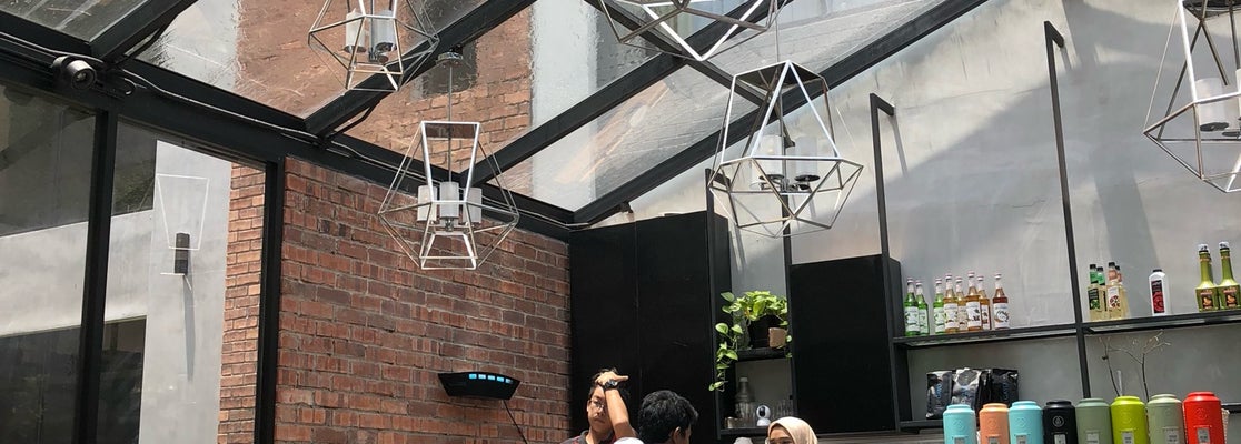 Pokok Cafe - Mahsa Avenue