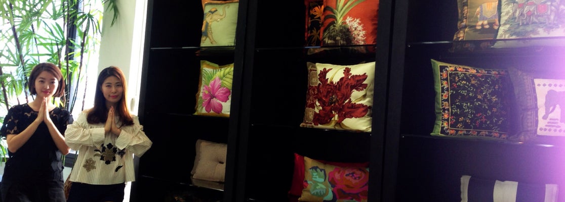 Jim Thompson Factory Sales Outlet - Boutique in พระโขนง