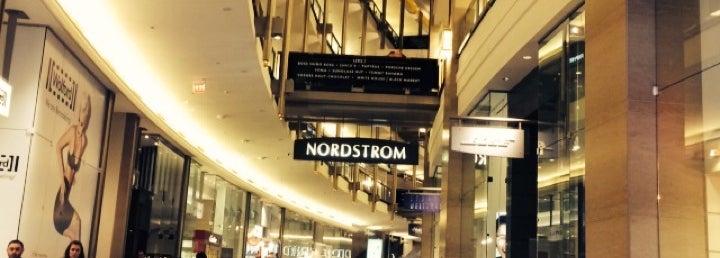 The Shops At North Bridge - Shopping Mall in Chicago