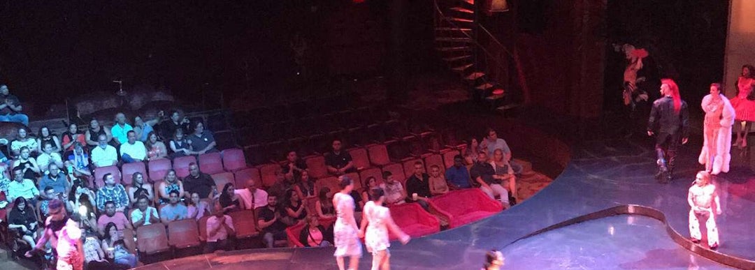 Zumanity - Theater