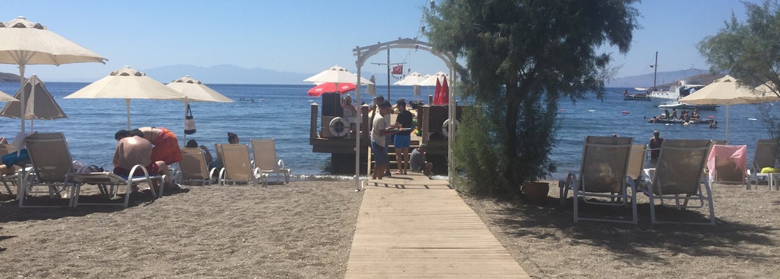 Kefi Beach Club - Asma Sok. No:38 Ortakent