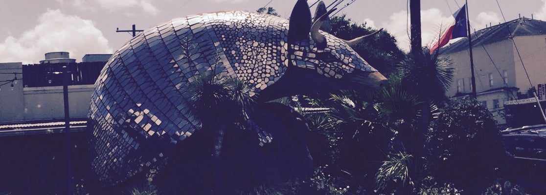 Goode's Armadillo Palace - 30 tips from 2164 visitors